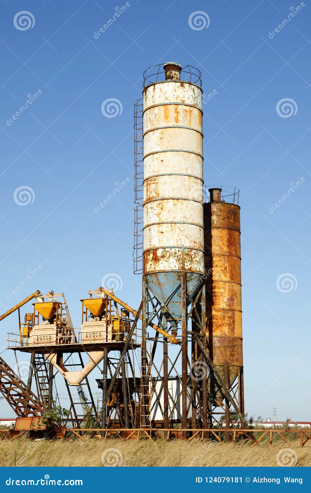 Concrete mixing tower. stock image. Image of facilities - 124079181
