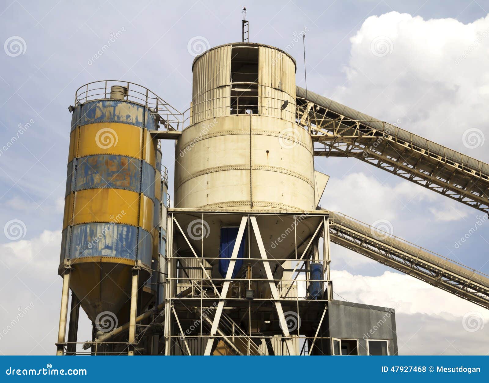 Concrete mixing tower stock photo. Image of plant, machine - 47927468