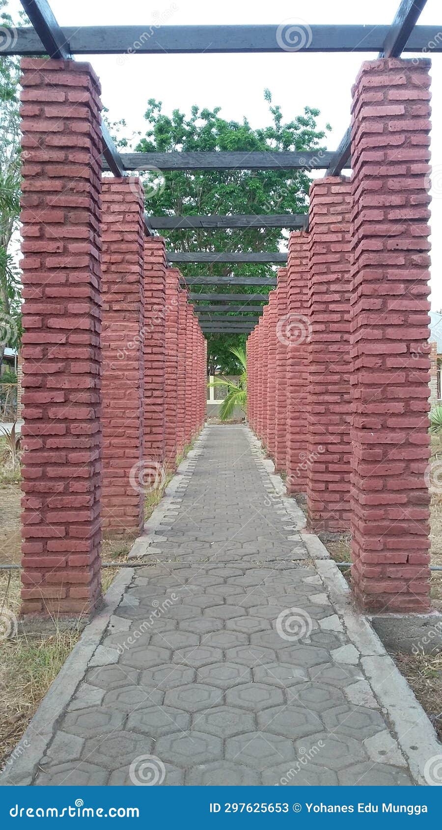 Concrete Pillars Using Red Bricks Stock Image - Image of concrete ...