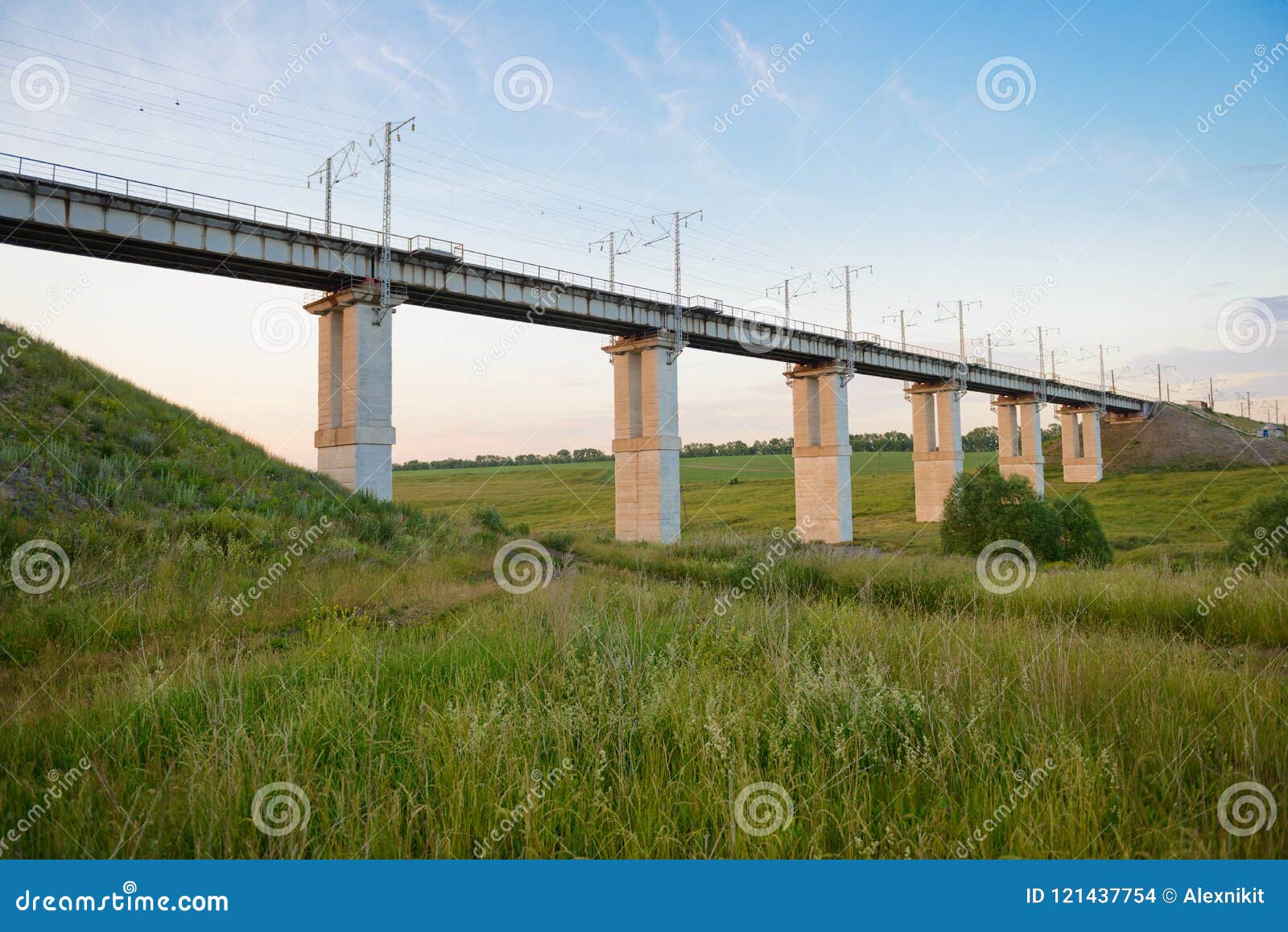 Concrete Railway Bridge Across a Ravine Stock Photo - Image of distance ...