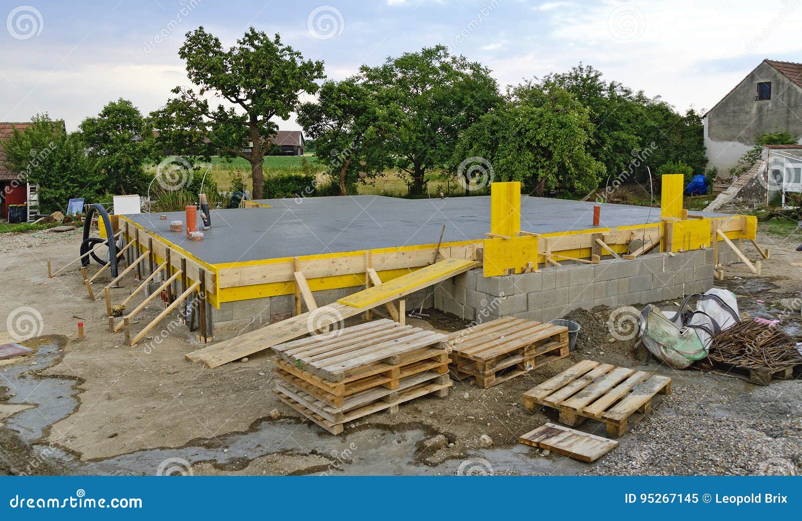 Concrete sole plate stock image. Image of form, fresh - 95267145