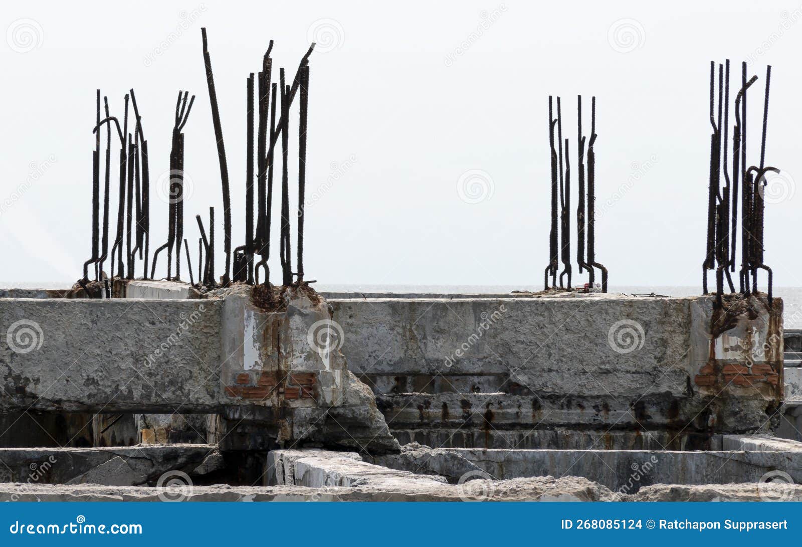 Concrete Structure of Unfinished Abandoned House Project Stock Photo ...