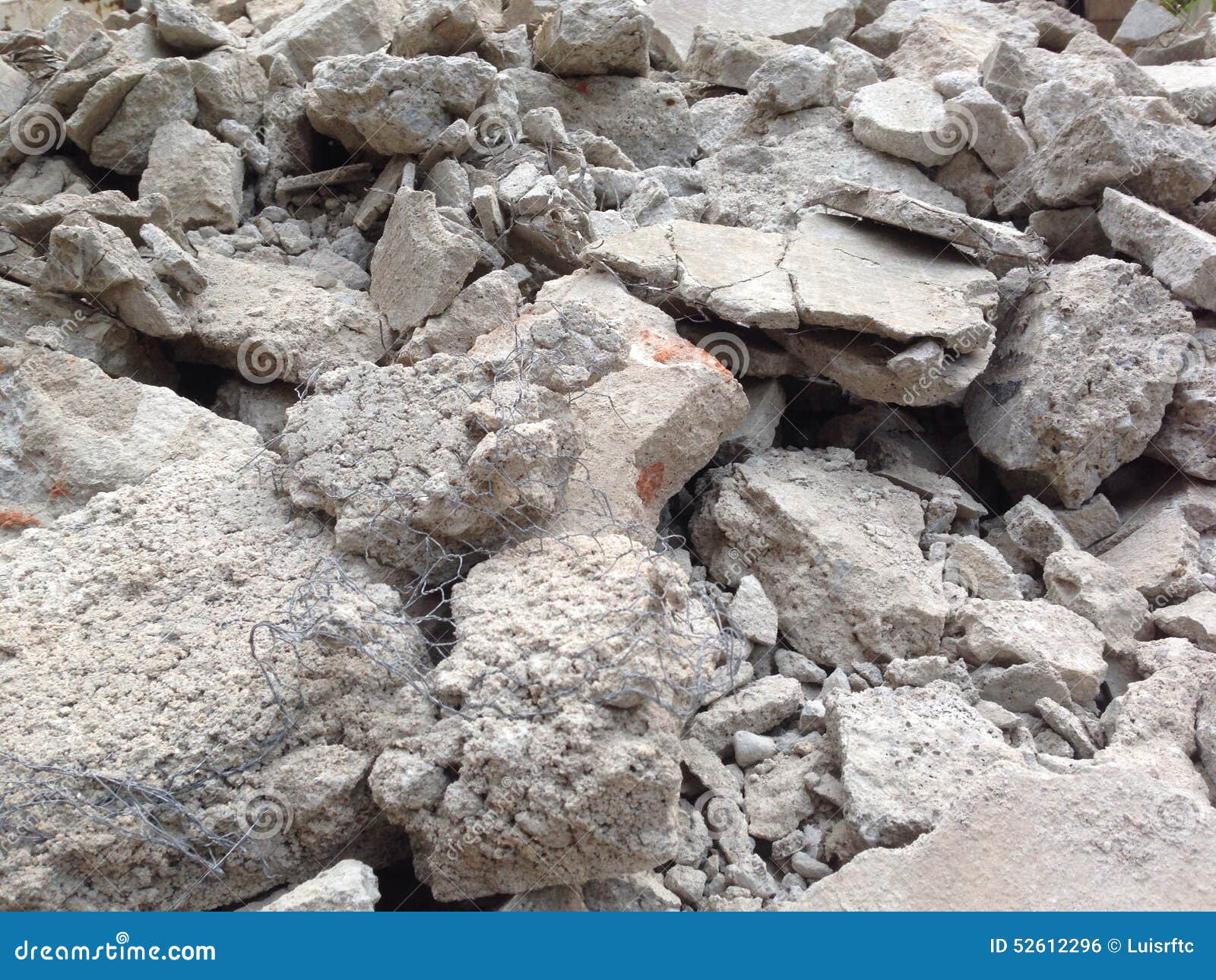 Concreto quebrado foto de archivo. Imagen de roto, destruido - 52612296