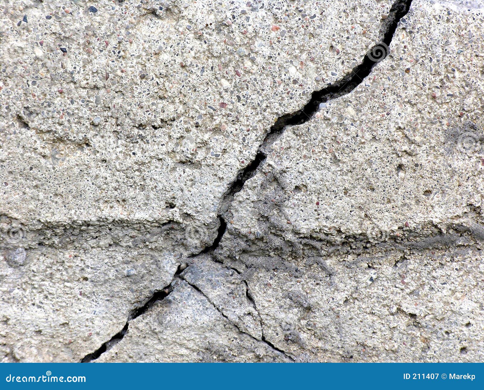 Concreto rachado imagem de stock. Imagem de dano, concreto - 211407