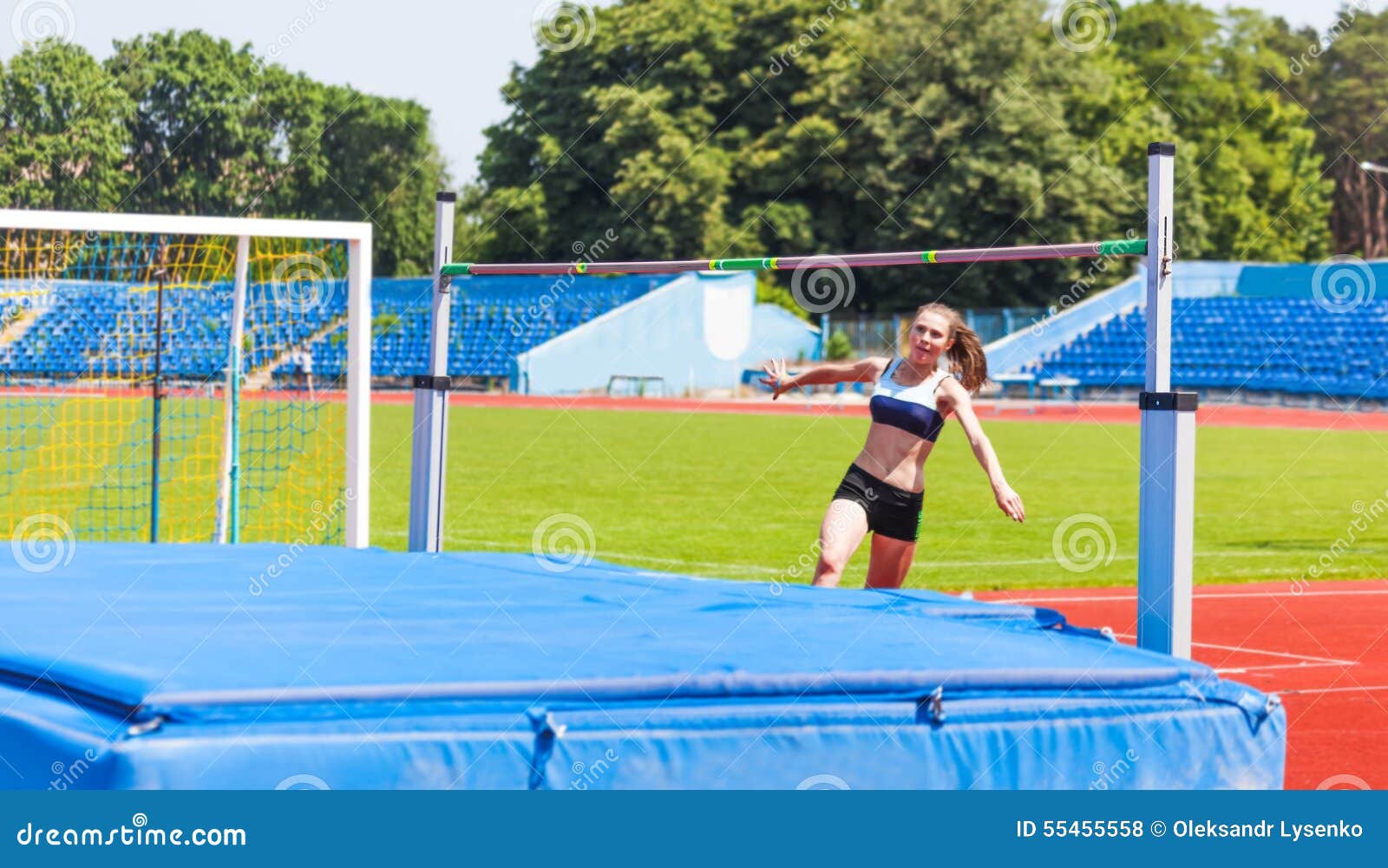 Concurrentie Op Hoogspringen Stock Foto - Image of vlucht, opleiding ...