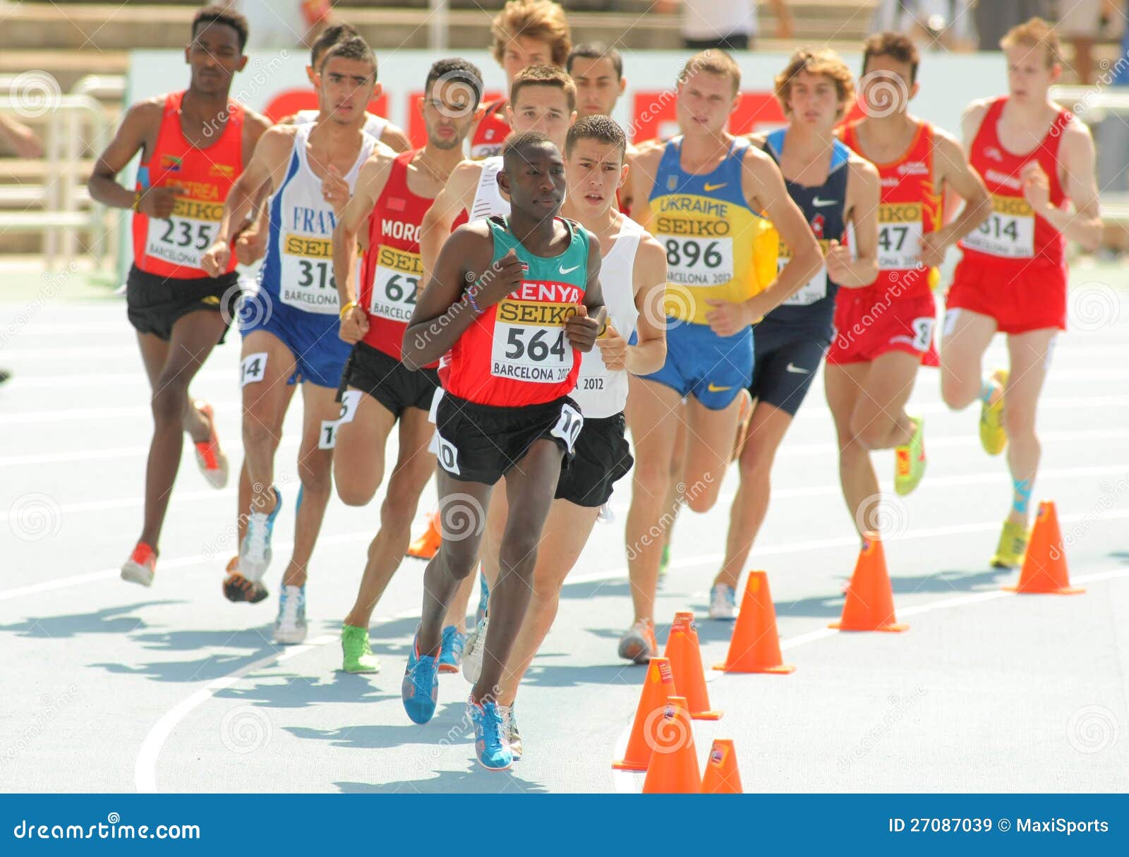 Concurrents De Course D'obstacles De 3000m Image stock éditorial ...