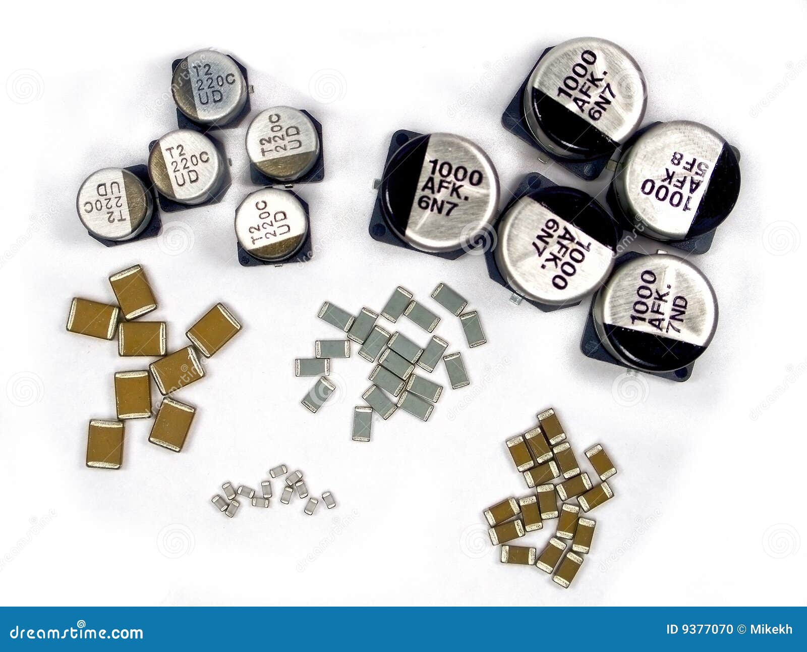 Condensadores de SMD foto de archivo. Imagen de hardware - 9377070