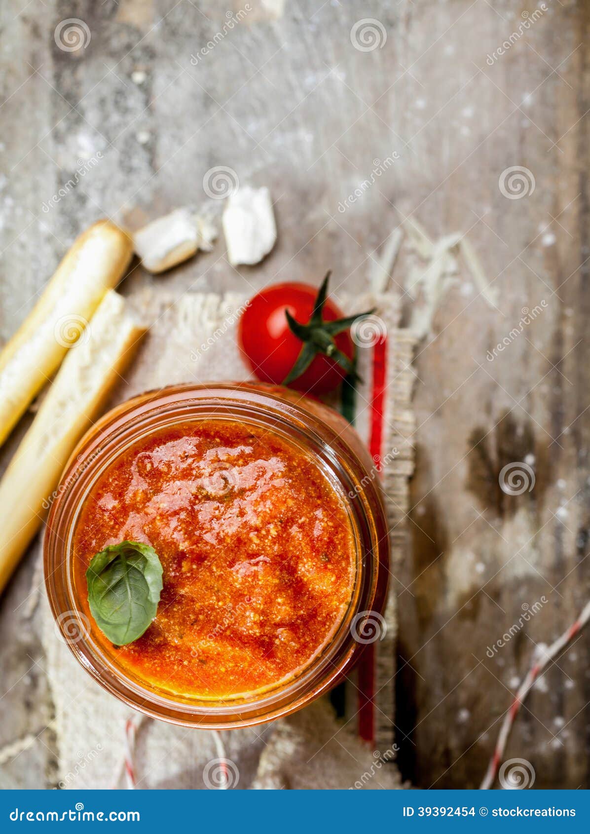 Condimento Picante Caliente Del Tomate Con Grassini Foto de archivo ...