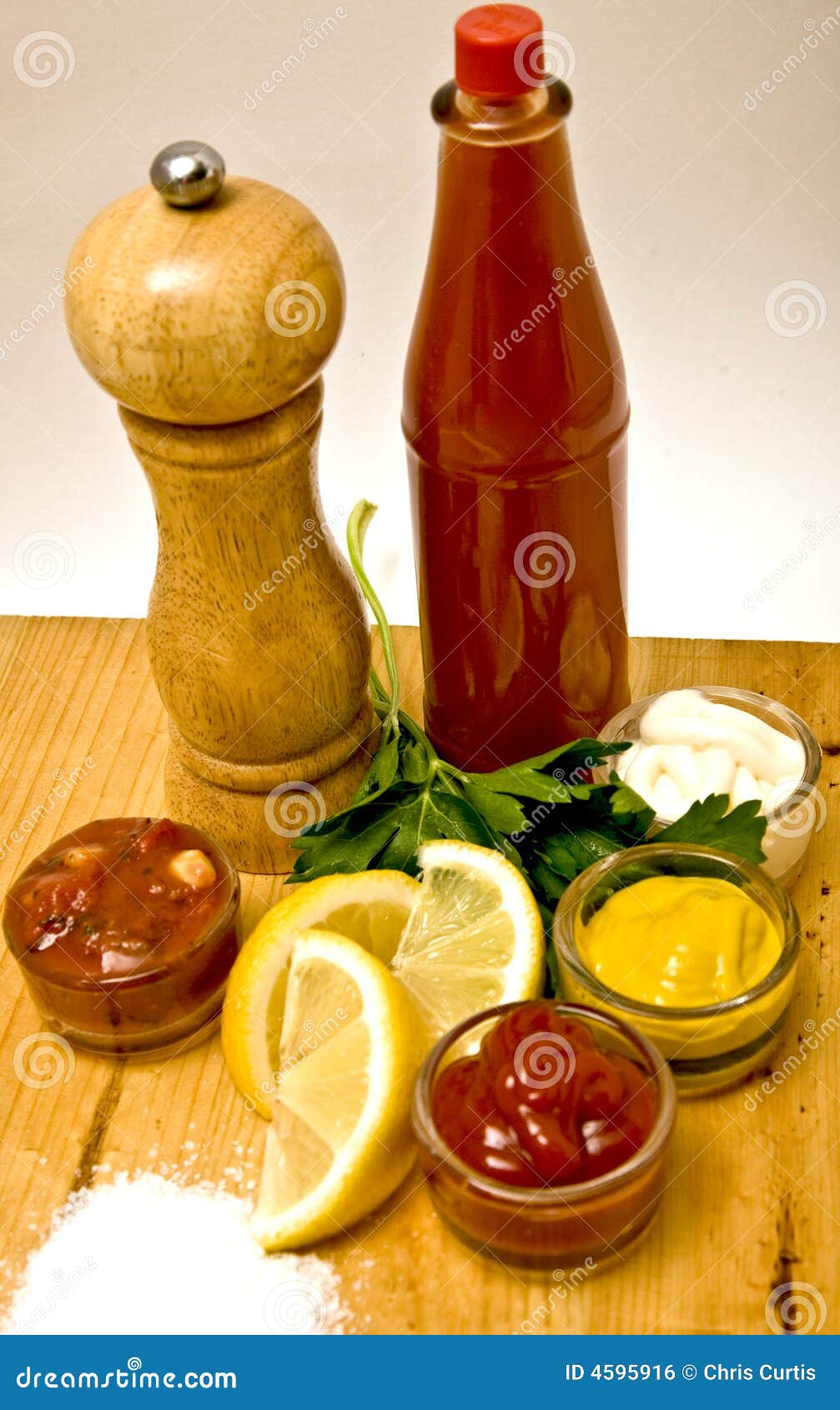 Condimentos foto de stock. Imagem de mostarda, condimento - 4595916