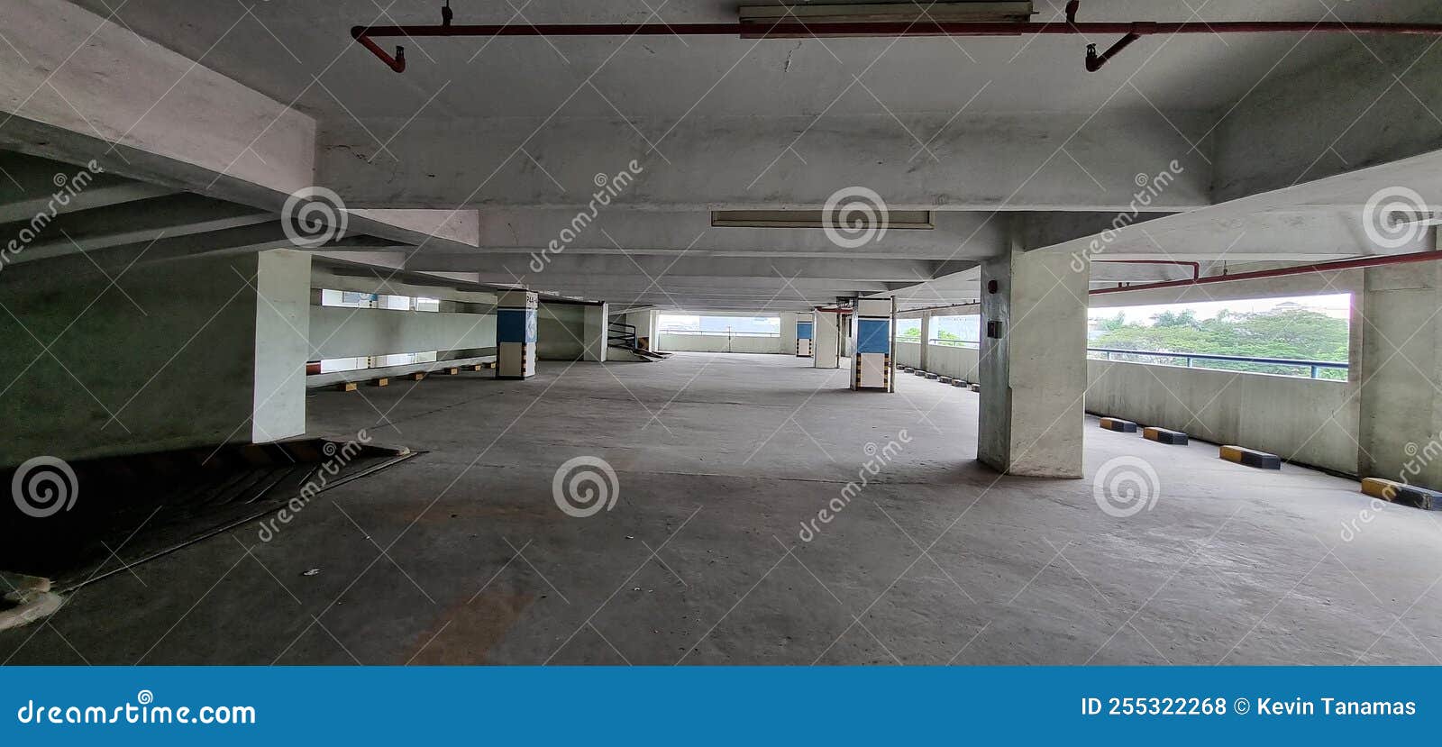 The Condition of the Empty Parking Building. Stock Photo - Image of ...