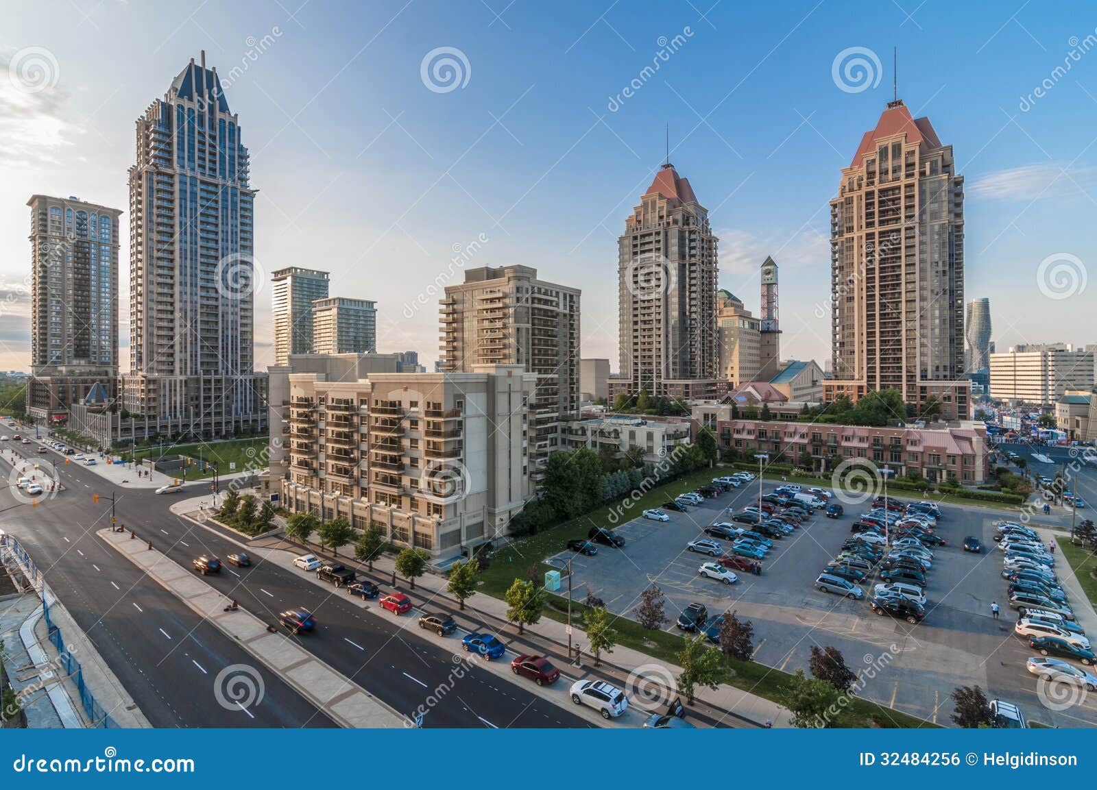 Condominium in Mississauga Ontario Editorial Photo - Image of blue ...