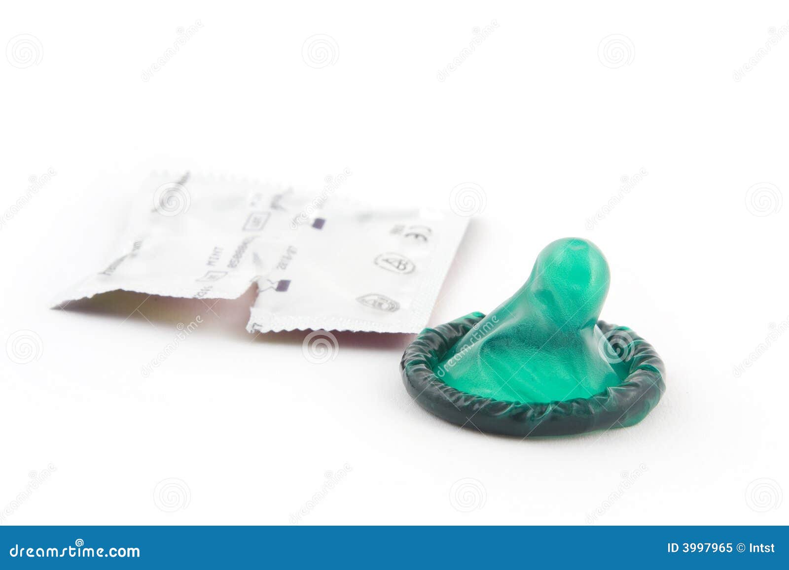 Condoom stock afbeelding. Image of liefde, mannen, geneeskunde - 3997965