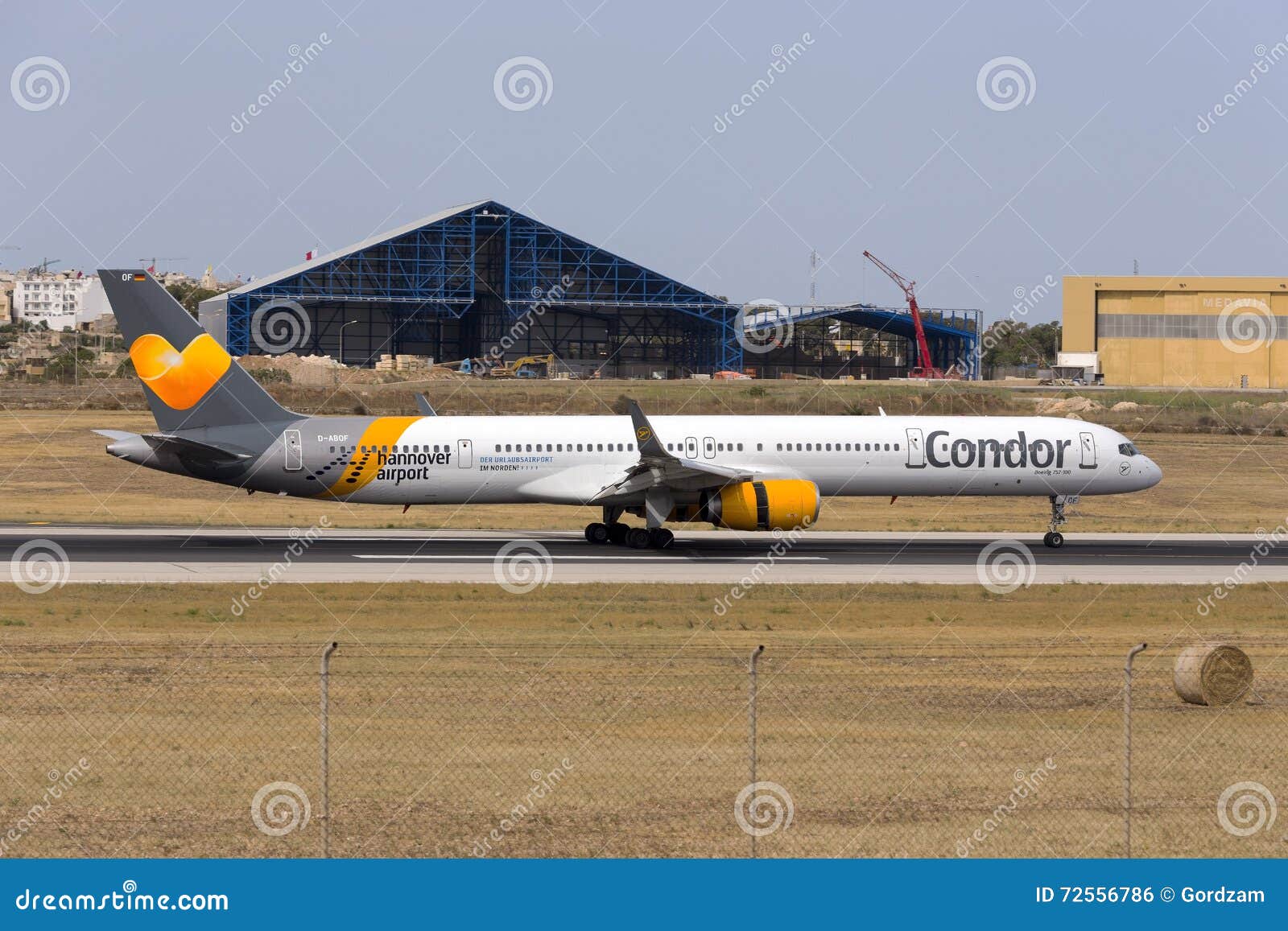 Condor 757-300 redactionele foto. Image of vliegtuig - 72556786