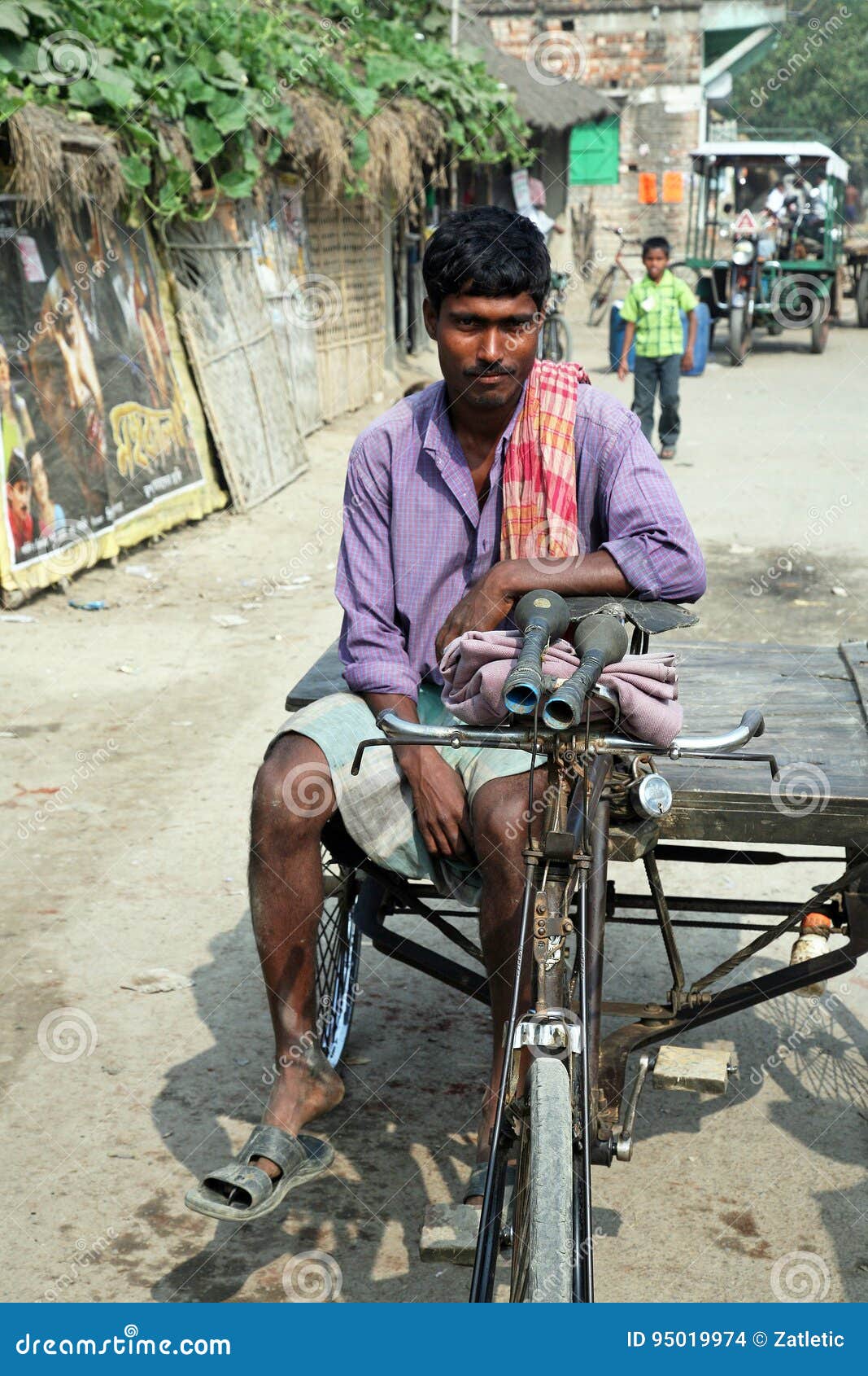Conducteur De Pousse-pousse Image stock éditorial - Image du pourrait ...