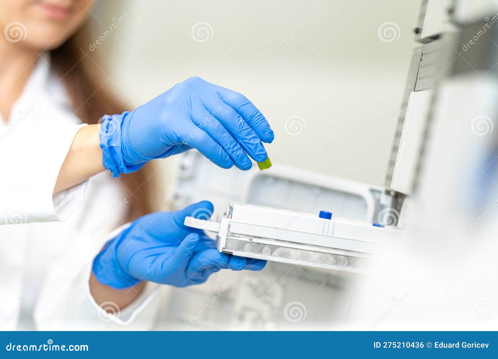 Conducting Chemical Experiments in Modern Devices in a Research ...