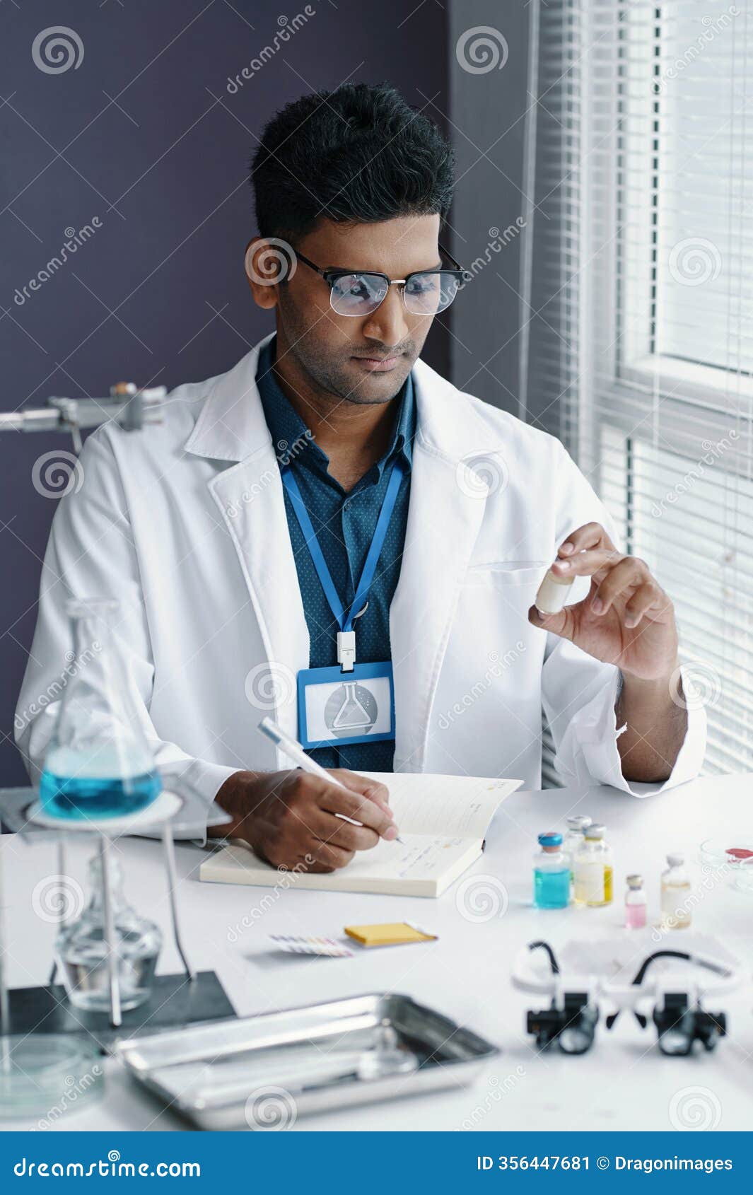 Conducting Scientific Experiment in Modern Laboratory Stock Image ...
