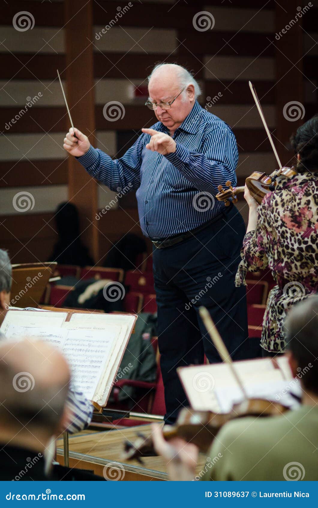 Conductor fotografía editorial. Imagen de hombres, juego - 31089637