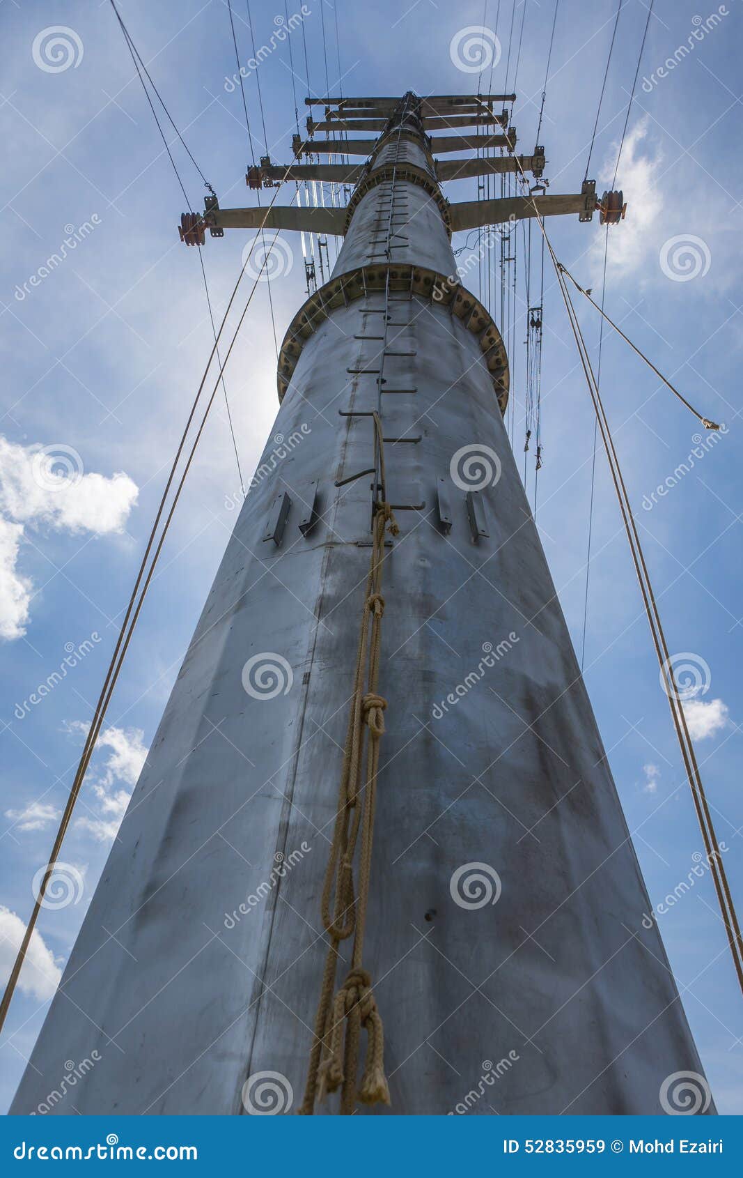 Conductor Stringing on Transmission Monopole Tower Stock Image - Image ...