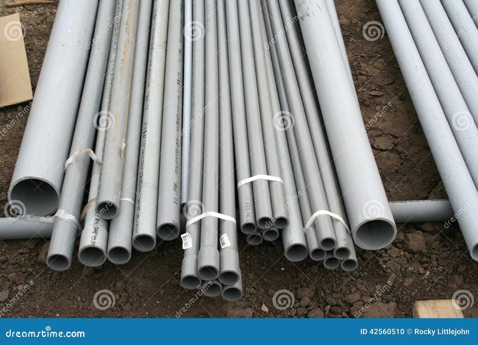 Conduit de PVC image éditorial. Image of conduit, gris - 42560510