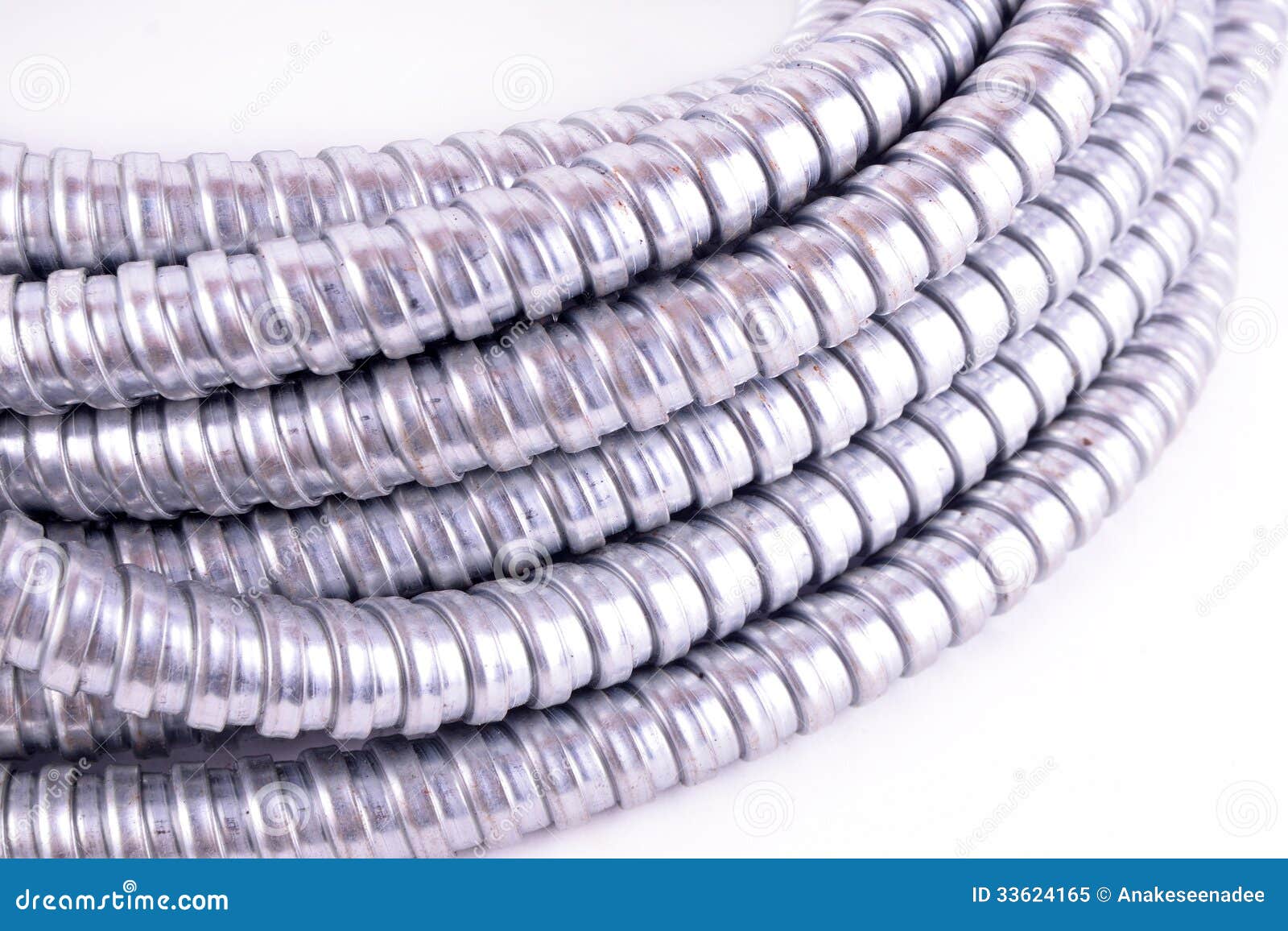 Conduit flexible en acier image stock. Image du connecteur - 33624165