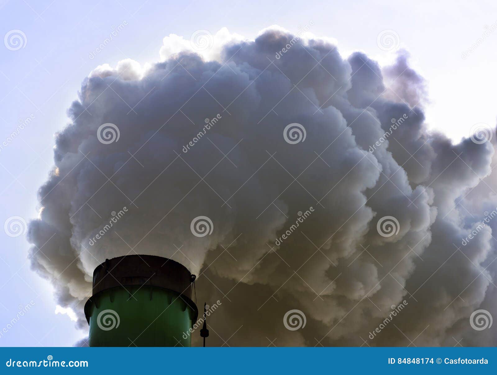 Conduite D'usine Et Vapeur D'eau Photo stock - Image du échappement ...