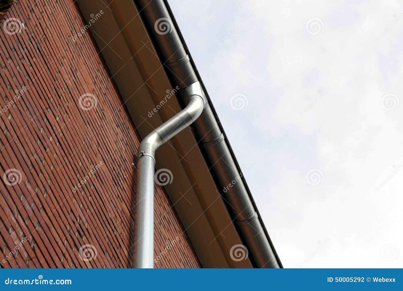 Conduto pluvial foto de stock. Imagem de tendas, telhadura - 50005292