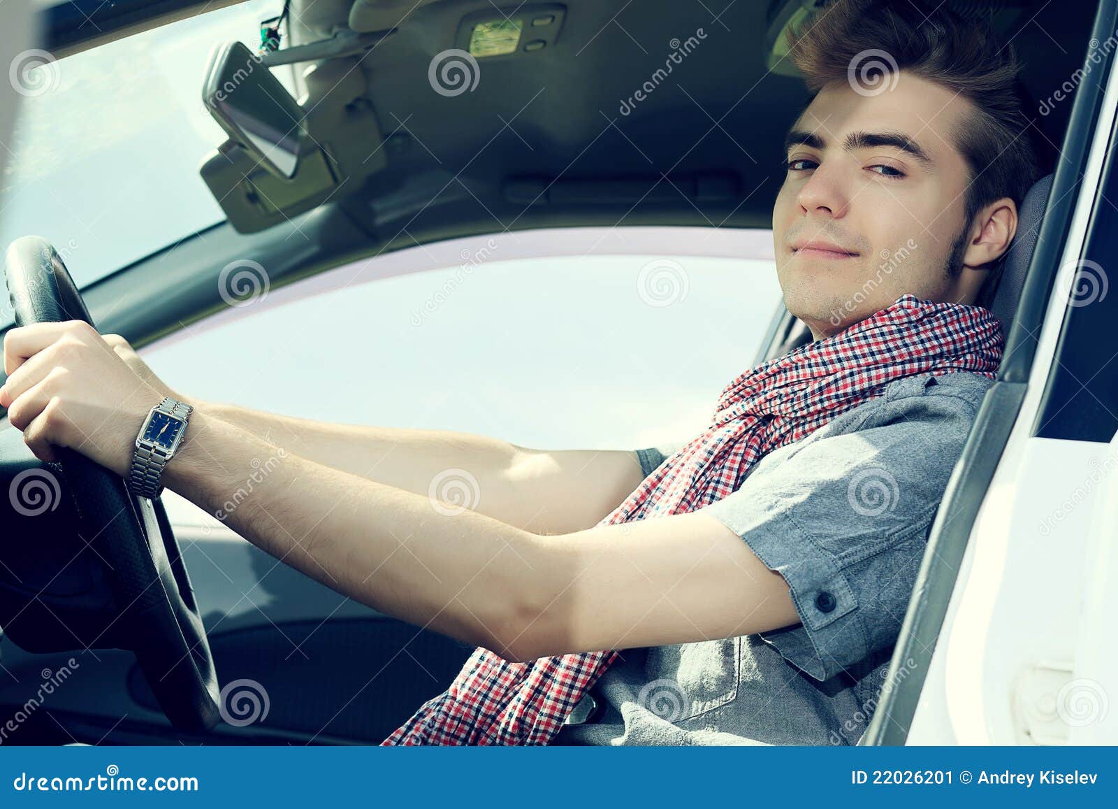 Conduzindo o carro imagem de stock. Imagem de pessoa - 22026201