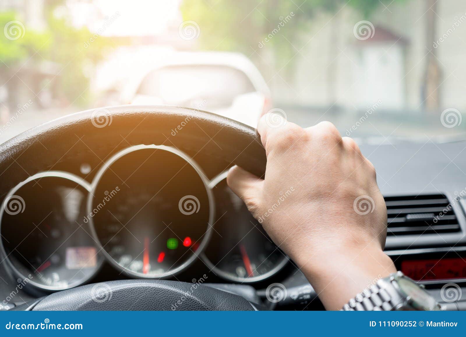 Conduzindo O Carro E O Engarrafamento Foto de Stock - Imagem de vidro ...