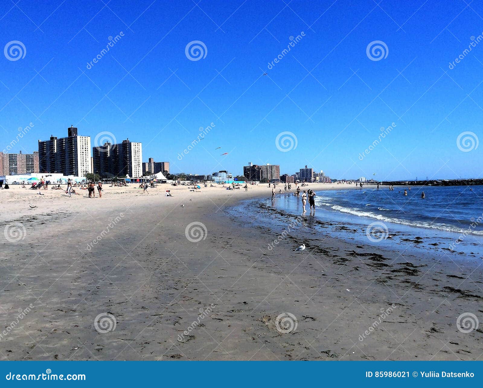 Coney Island beach editorial photo. Image of atlanticocean - 85986021