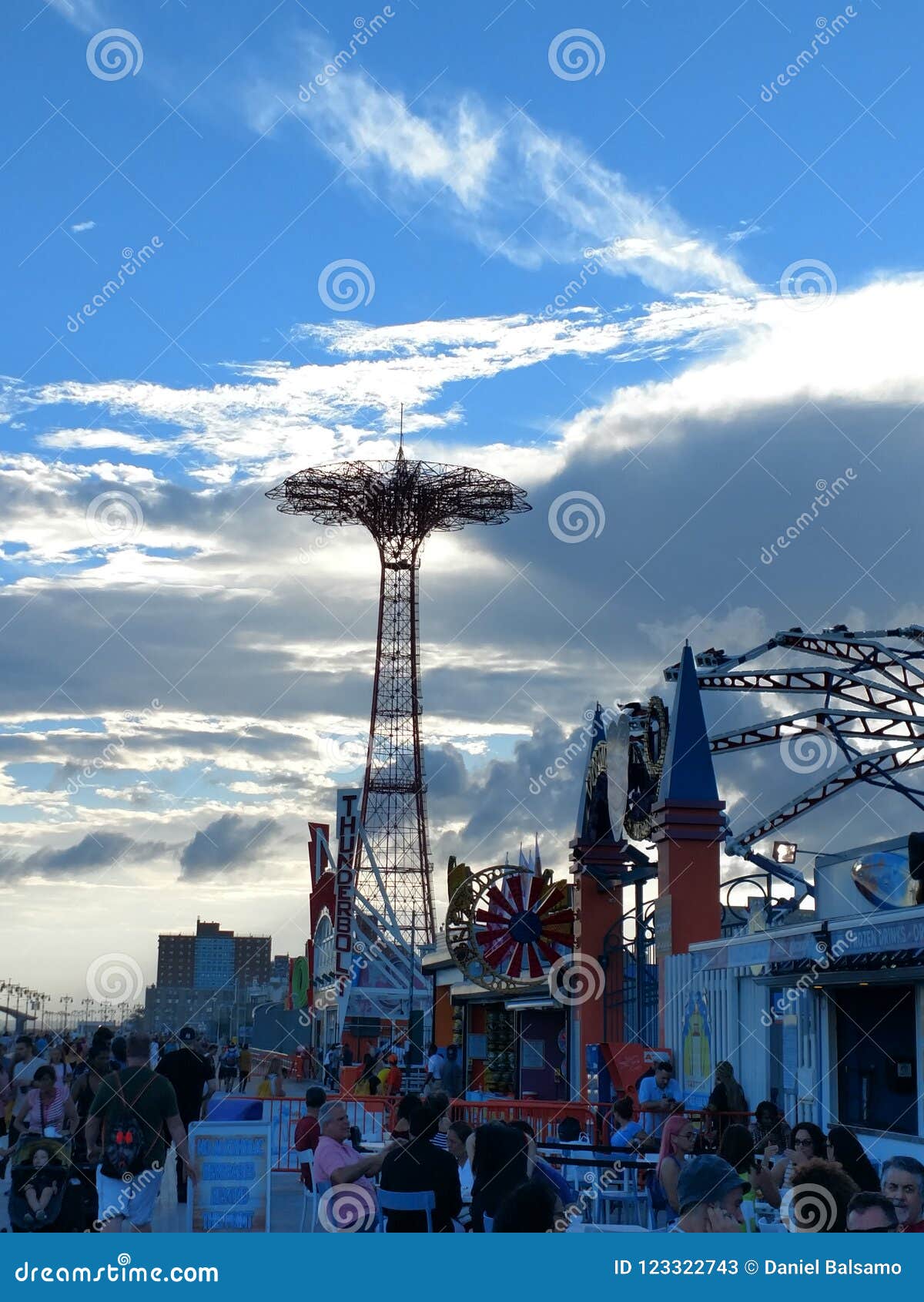 Coney Island editorial stock photo. Image of walk, parachute - 123322743