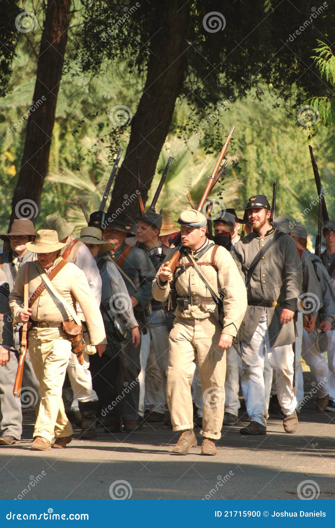 Confederate Soldiers March Towards Battle Editorial Image - Image of ...