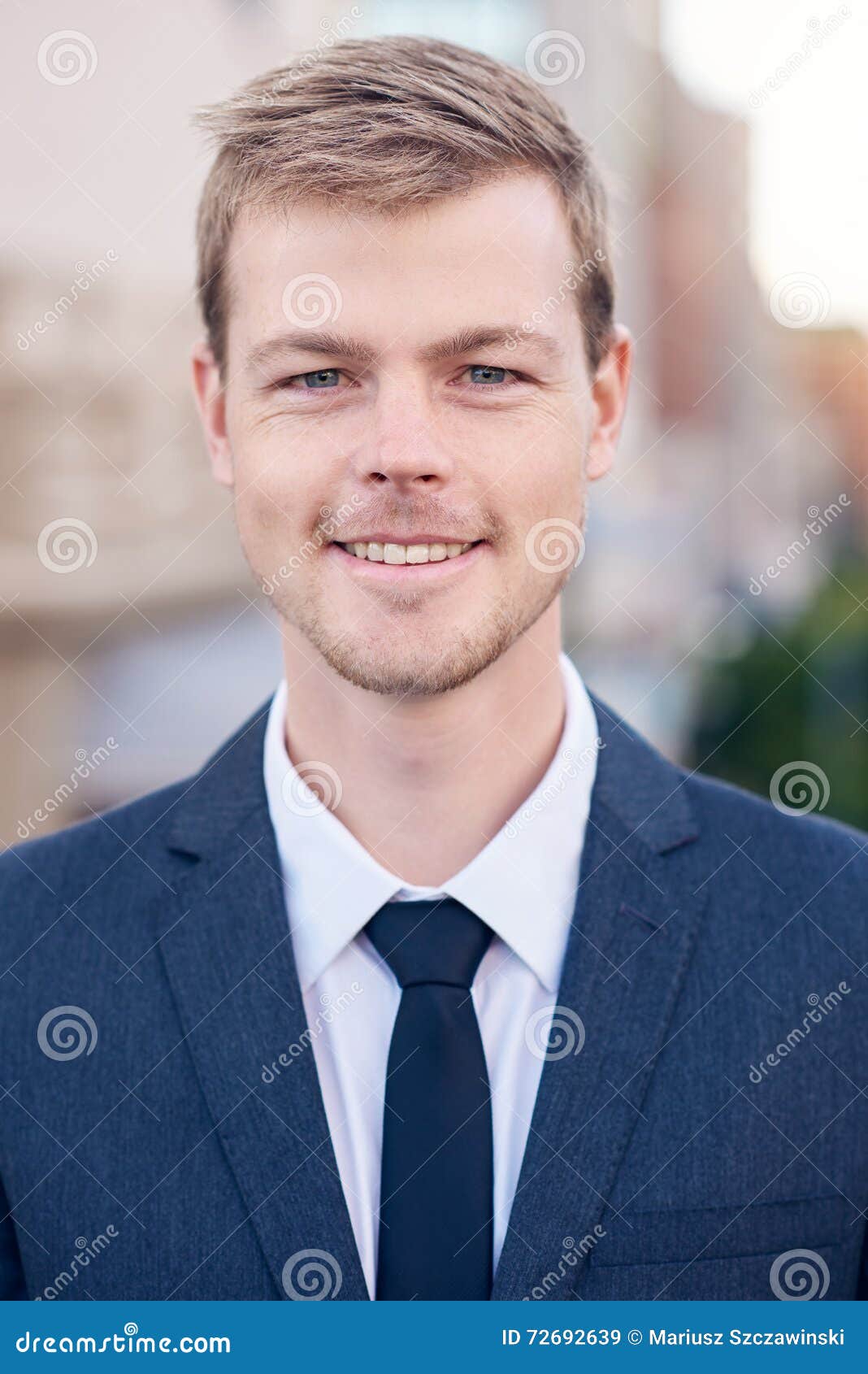 Confiado Y Acertado En Negocio Imagen de archivo - Imagen de encargado ...