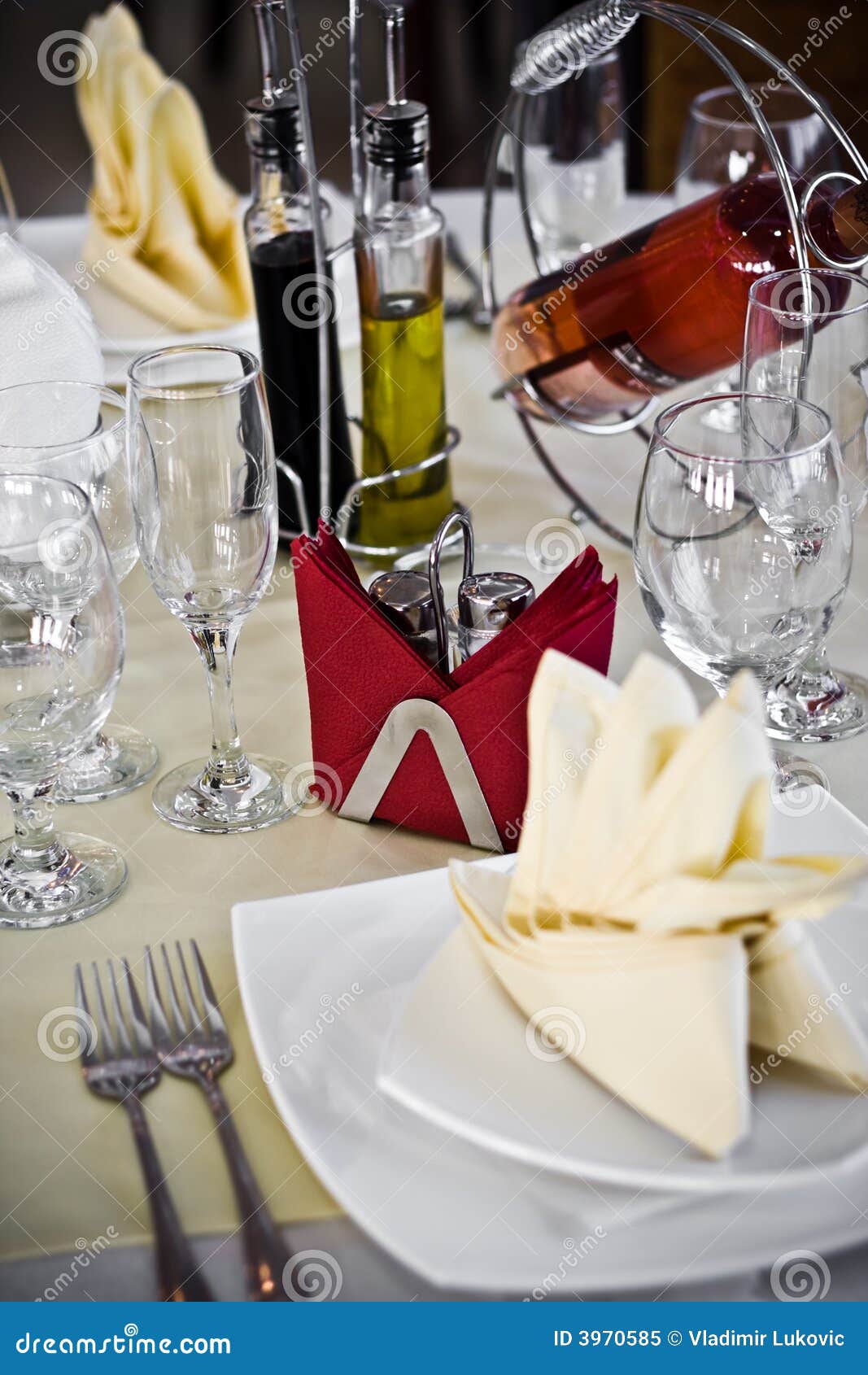 Configuration De Tableau Dans Le Restaurant Image stock - Image du ...
