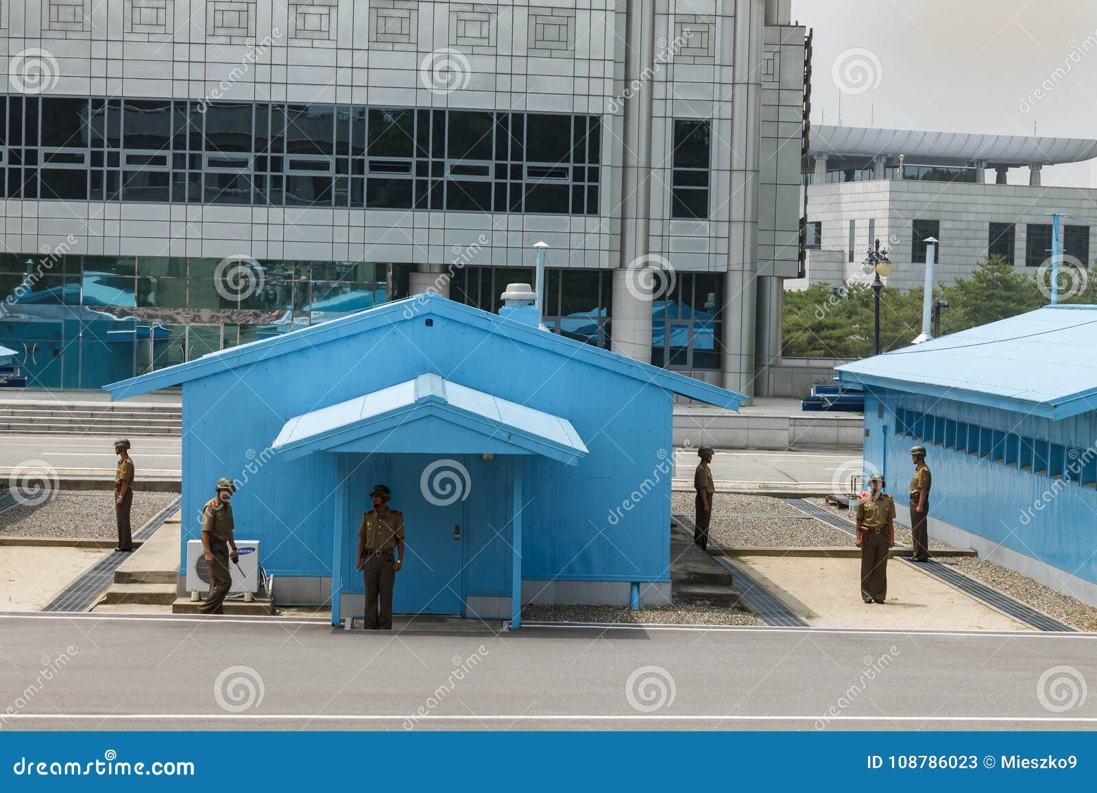 Confine Fra Il Corea Del Nord E Del Sud Fotografia Stock Editoriale ...