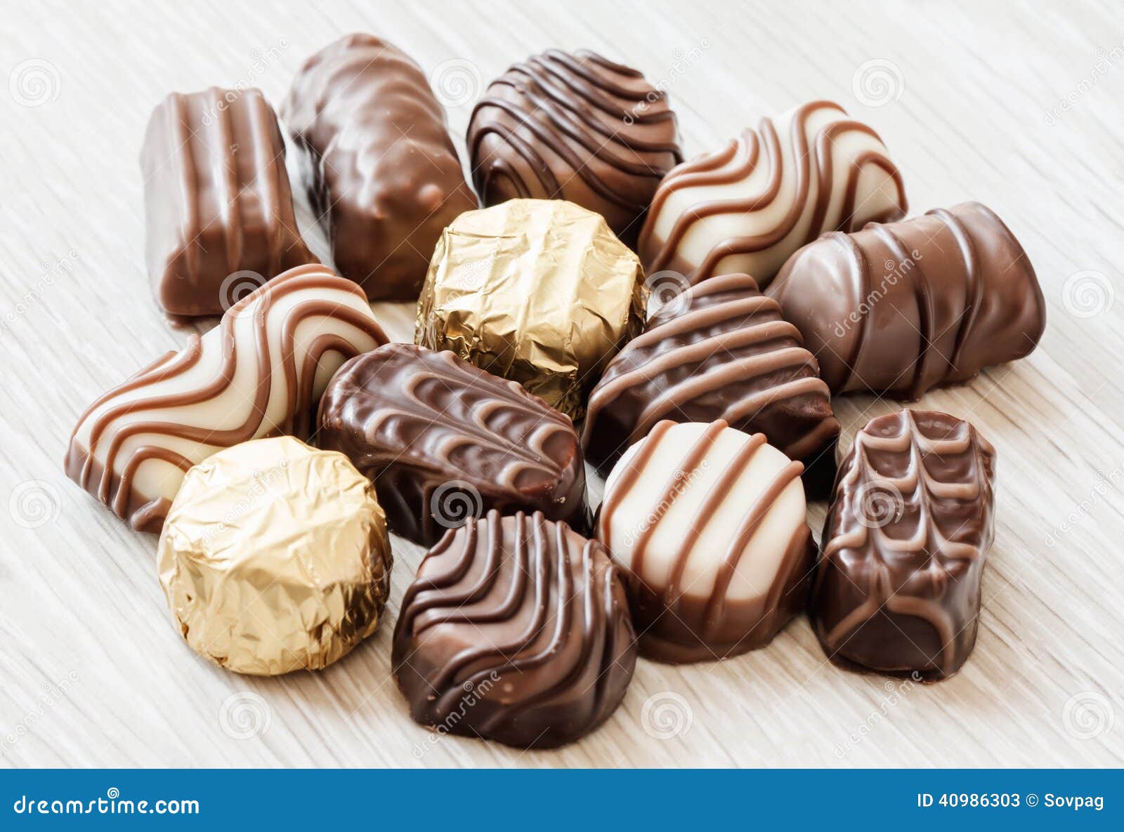 Confiserie de chocolat image stock. Image du amour, penchant - 40986303