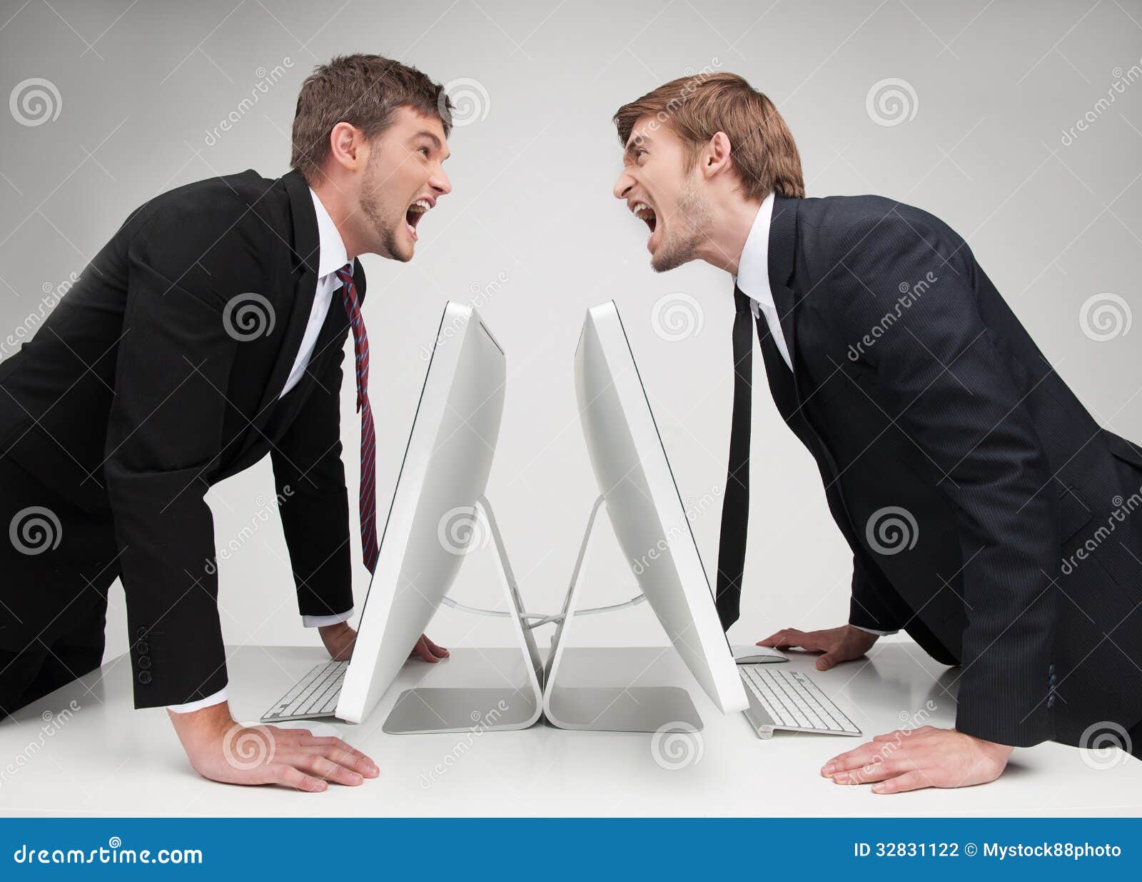 Confronto di Men?. fotografia stock. Immagine di adulto - 32831122