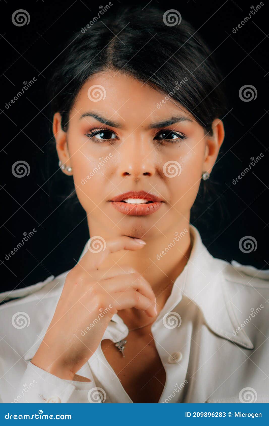 Confundir a Una Joven Bella Mujer Confusa Imagen de archivo - Imagen de ...