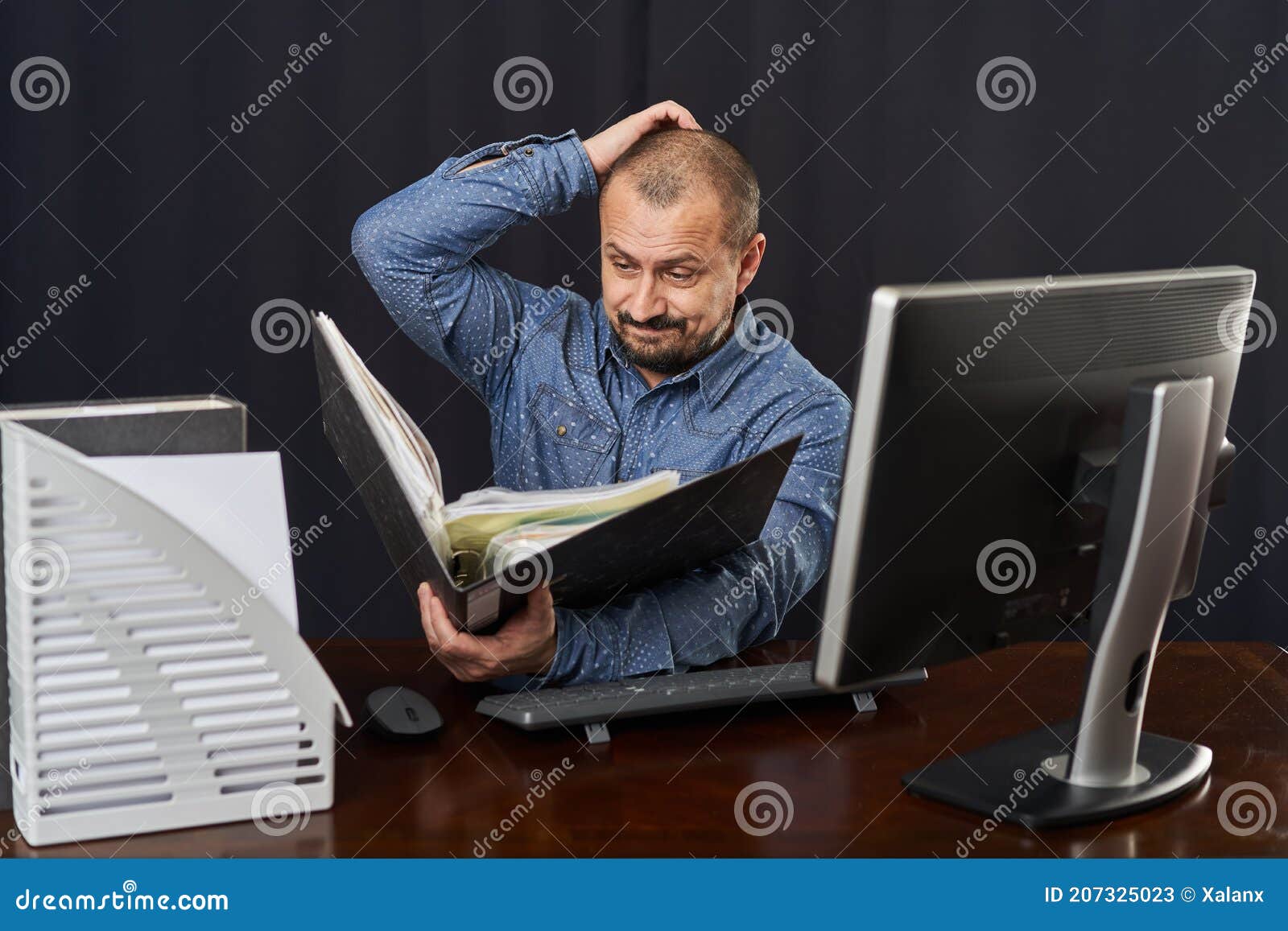Confused office worker stock image. Image of online - 207325023
