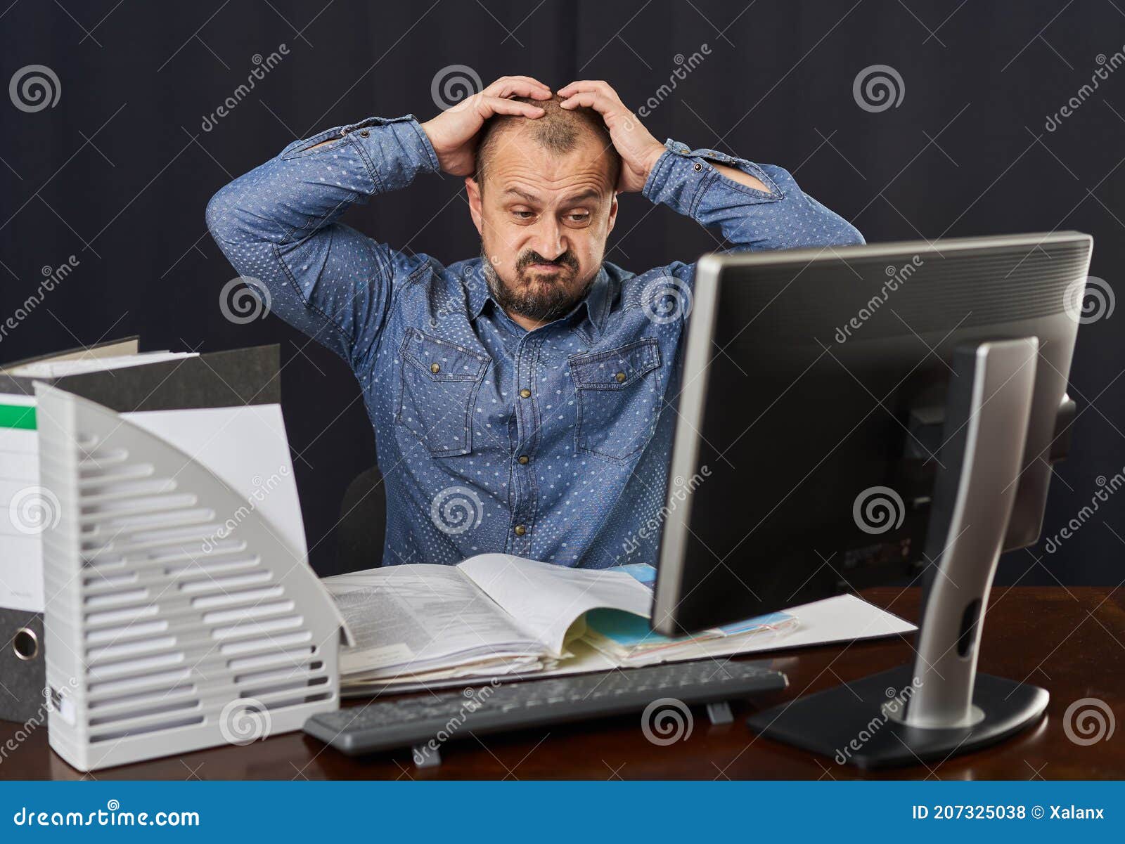 Confused office worker stock photo. Image of desk, computer - 207325038