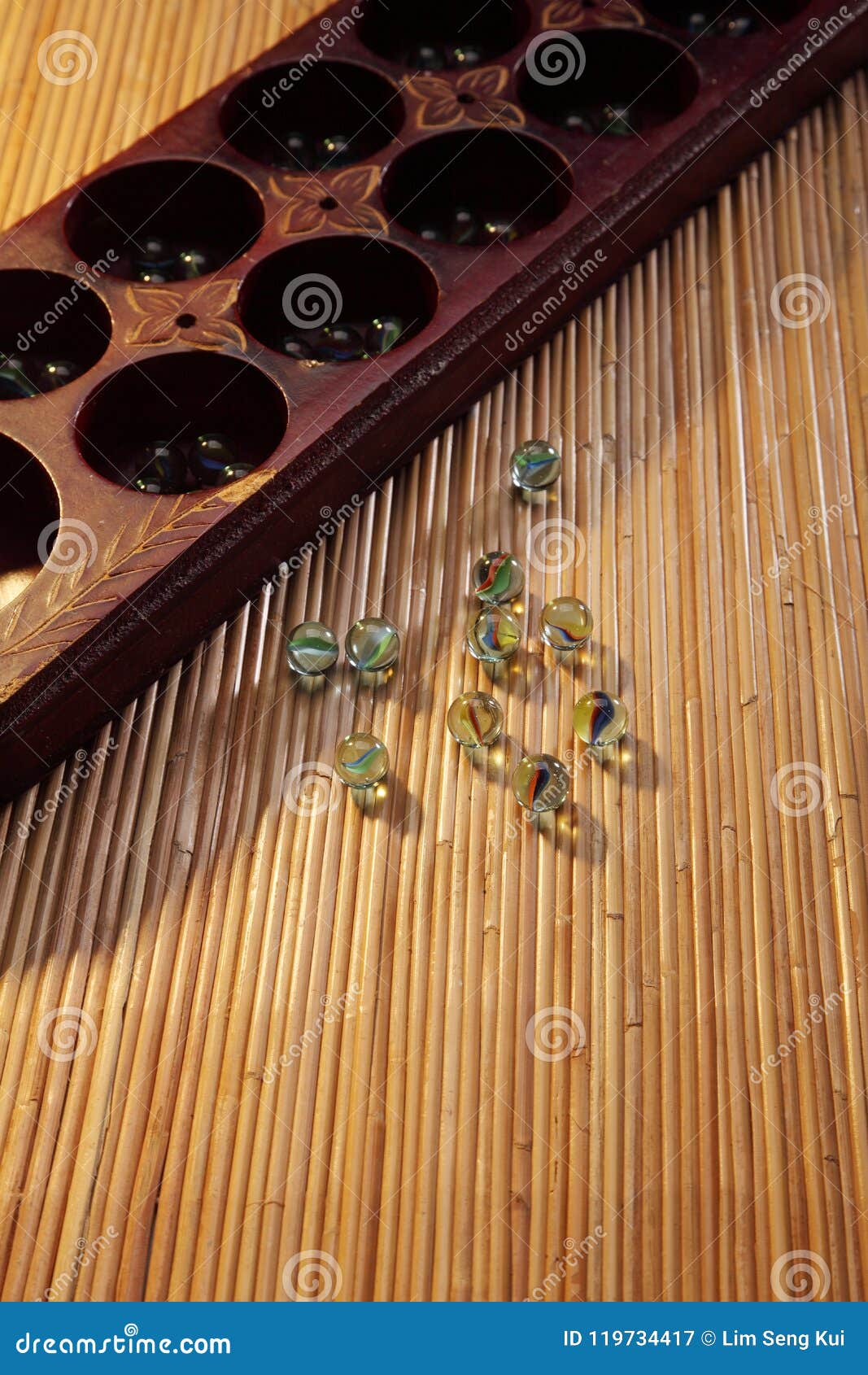 Congkak 库存图片. 图片 包括有 国际, 作用, 皇家, 会议室, 乐趣, 体育运动, 球员, 模式 - 119734417