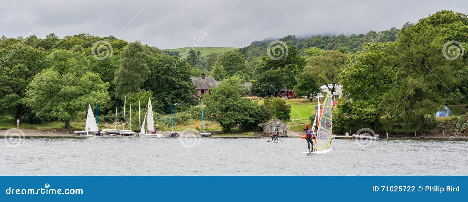 CONISTON WATER, LAKE DISTRICT/ENGLAND - AUGUST 21 : People Winds ...