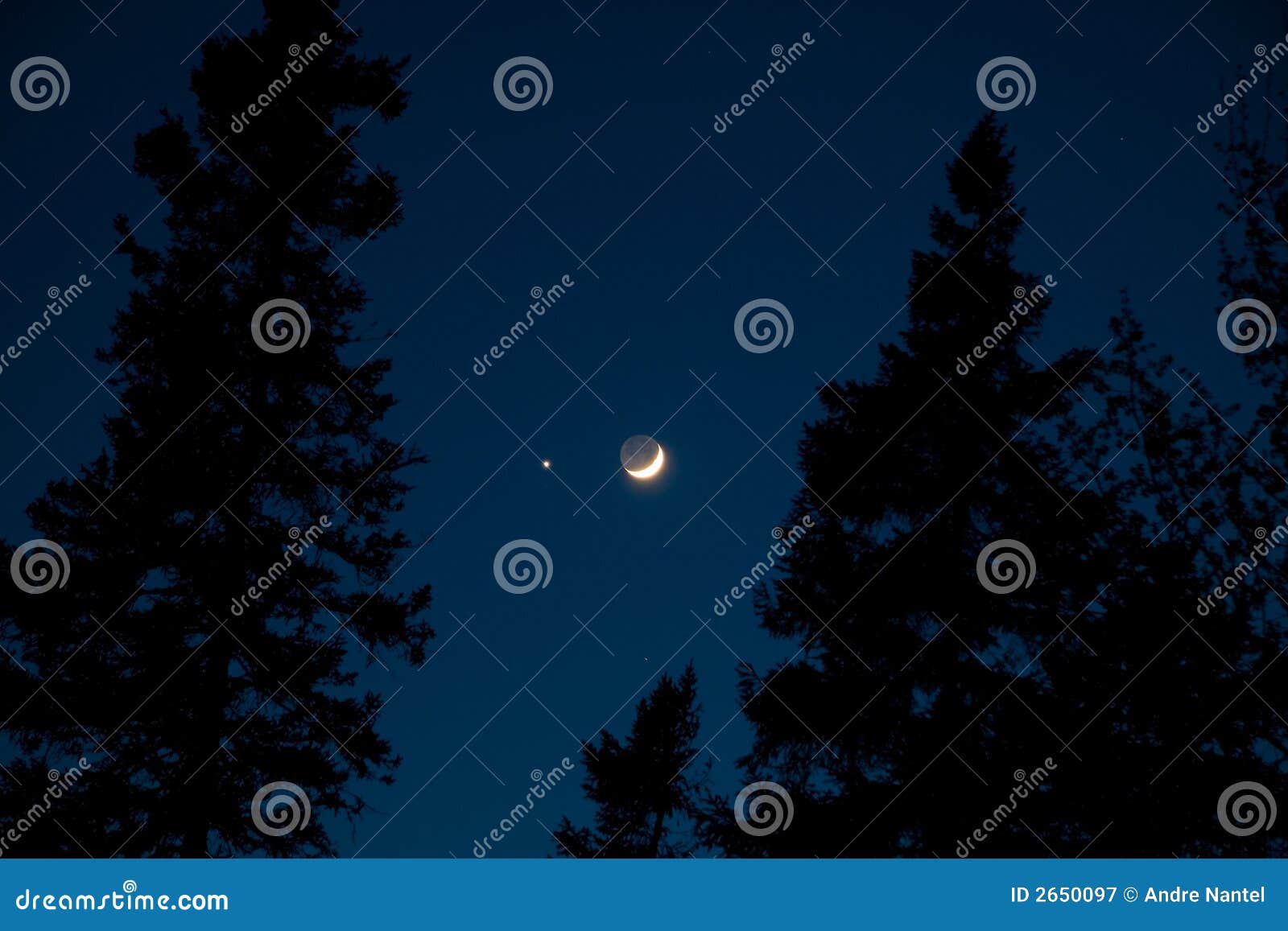 Conjunction 2 stock image. Image of close, earthshine - 2650097