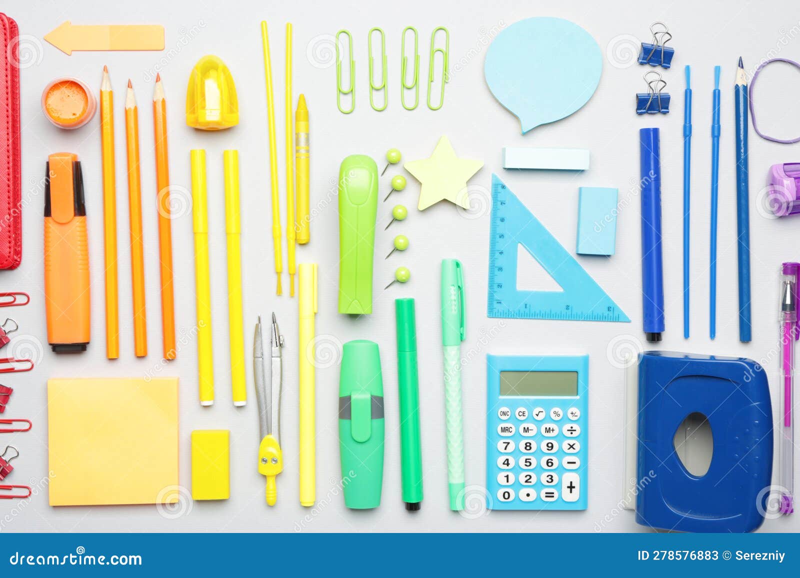 Conjunto De Material Escolar Em Fundo Branco Imagem De Stock Imagem