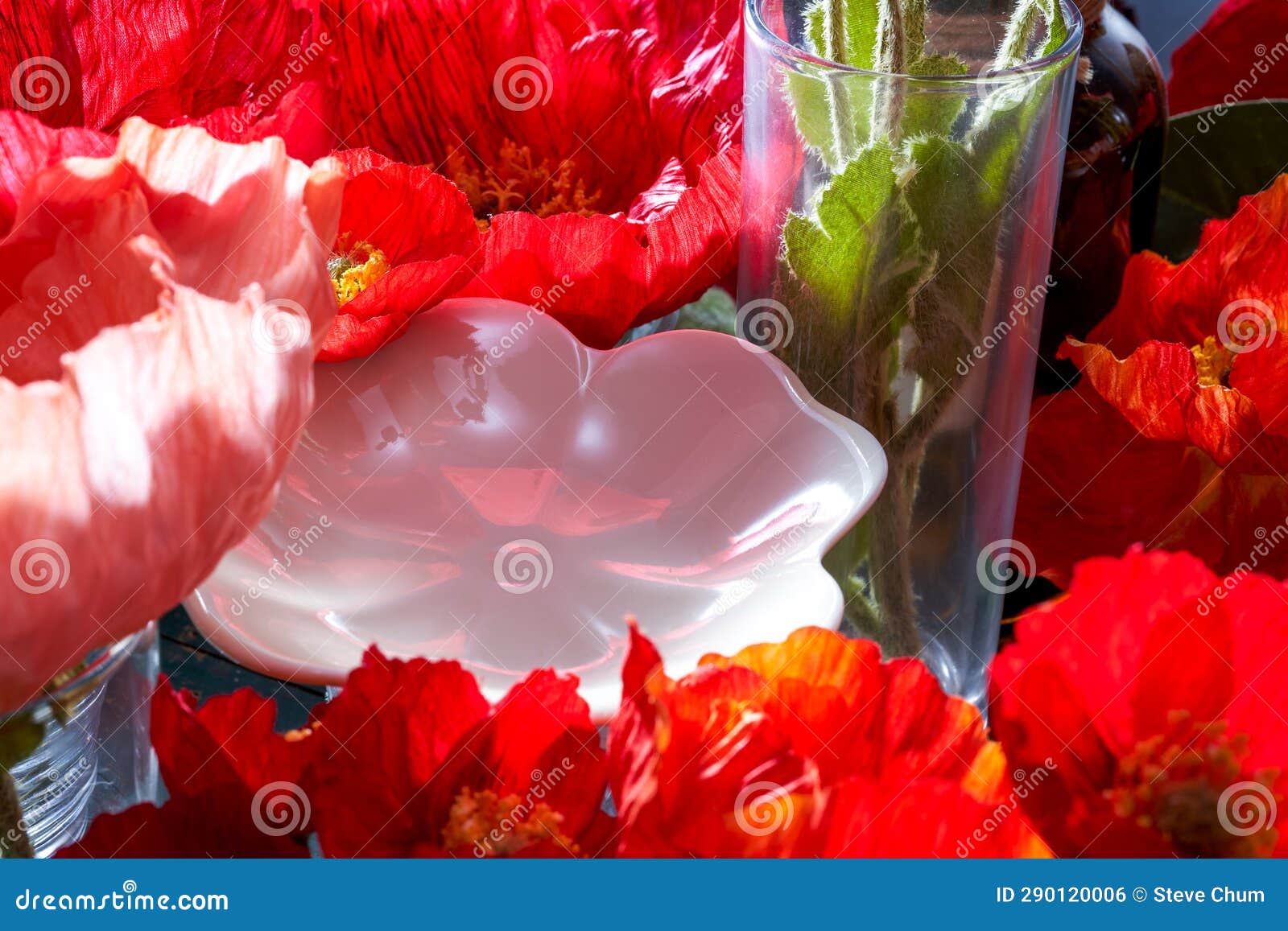 Conjunto De Muchos Grupos De Flores Rojas Festivas Foto de archivo ...