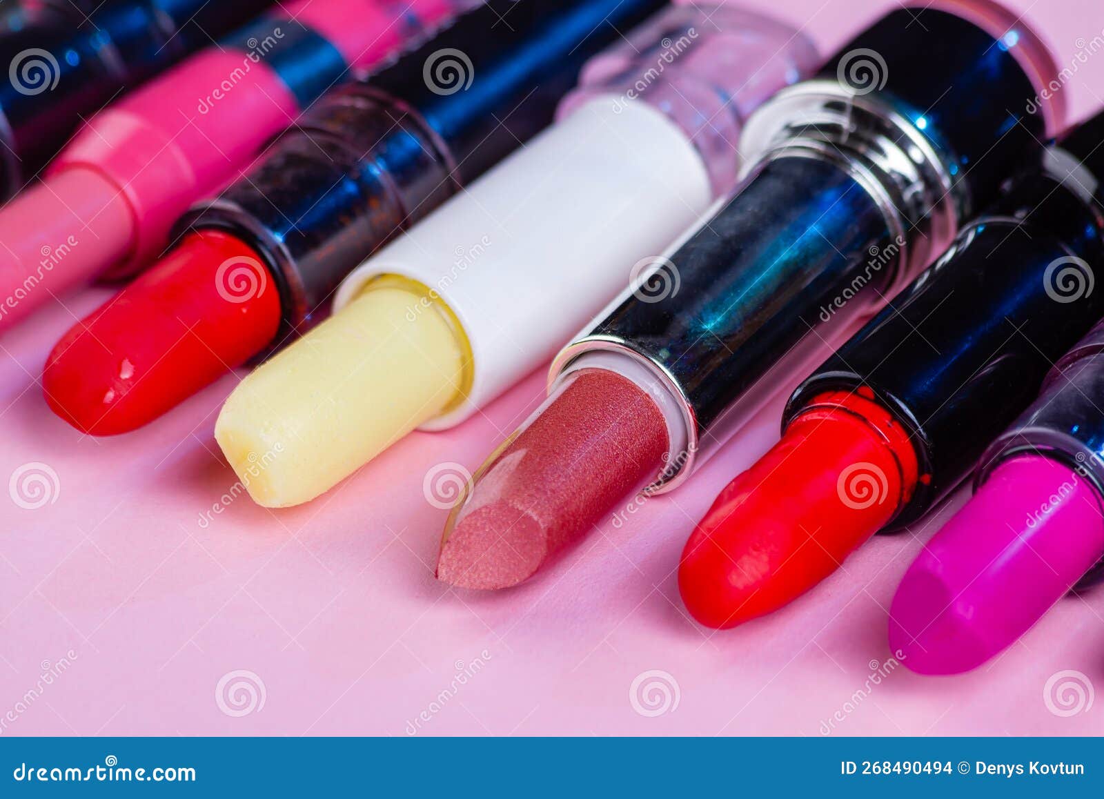 Conjunto De Varios Labios Multicolores. Foto de archivo - Imagen de ...