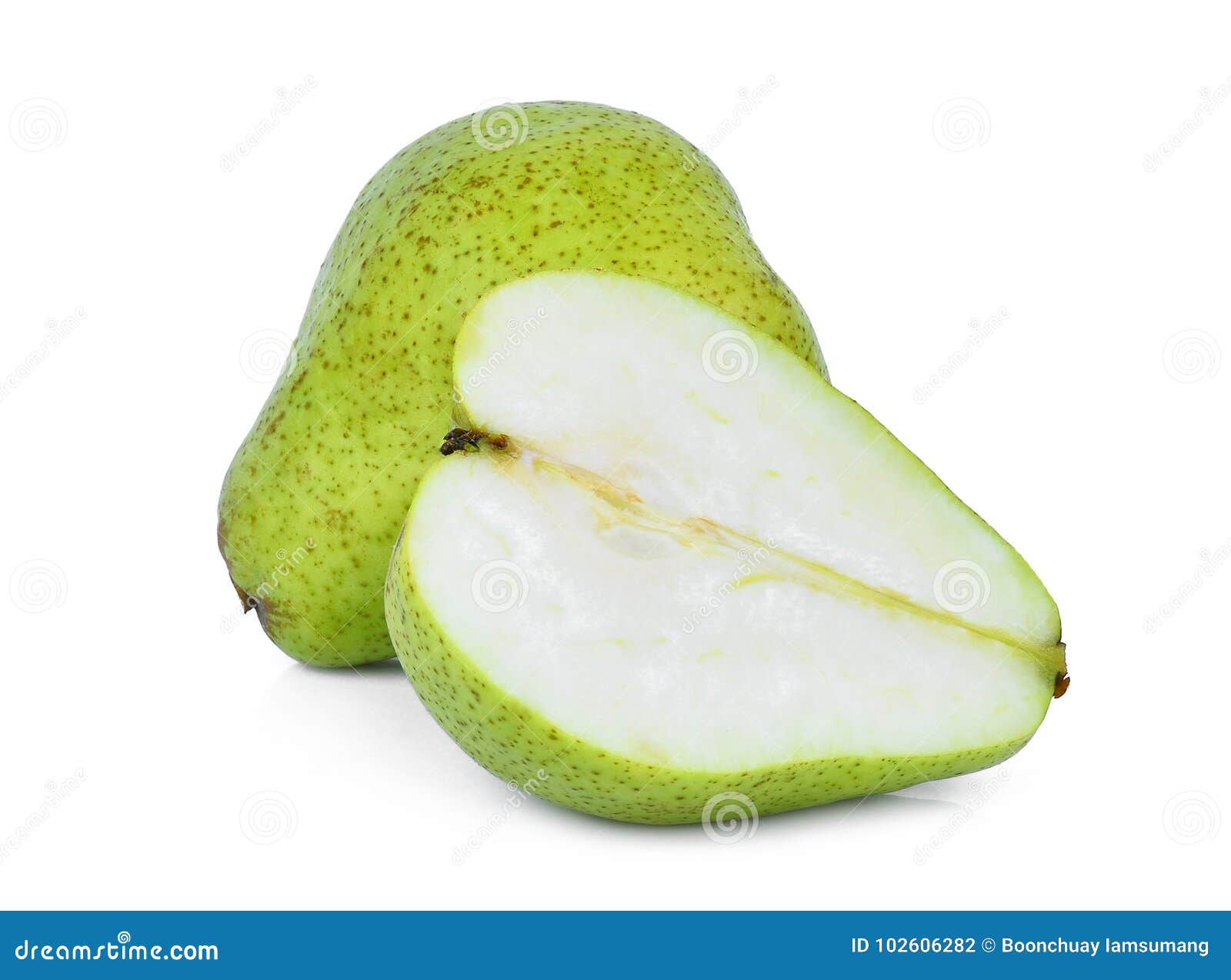 Conjunto Y Mitad De La Pera Verde Del Packham Aislada En Blanco Foto de ...