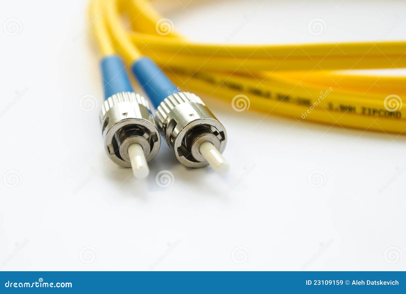 Connecteurs optiques image stock. Image du broadband - 23109159