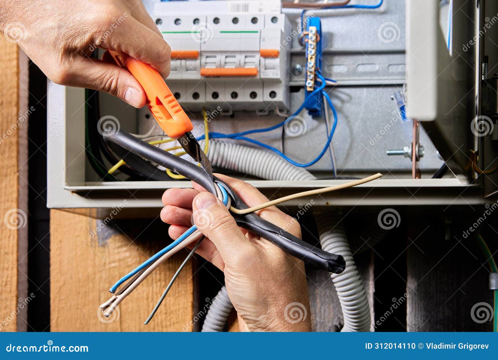 Connecting 3 Phase, 4 Wire Power Cable To Electrical Panel, Removing ...
