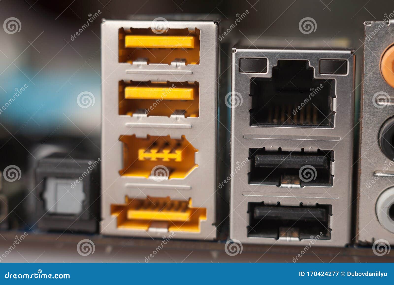 Connectors USB in the Computer Generation, and Different Connection ...