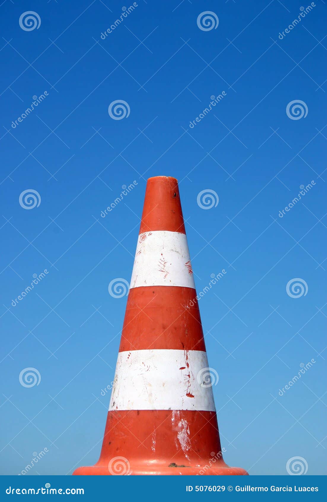 Cono immagine stock. Immagine di segnale, obbligazione - 5076029